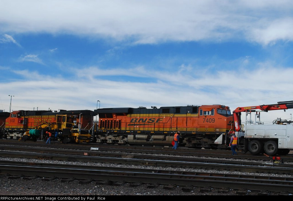 BNSF 7409